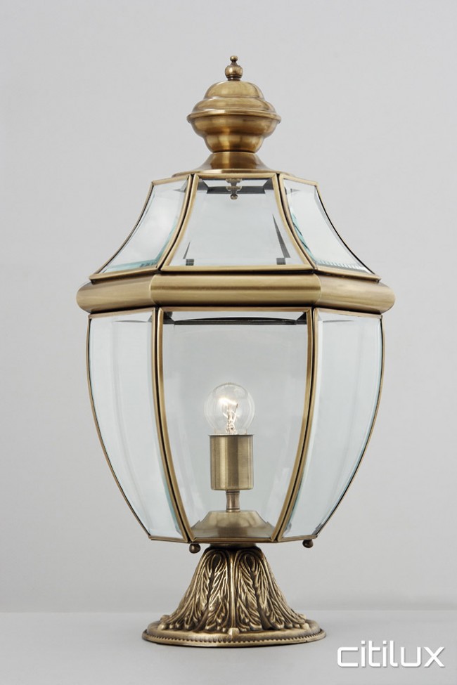 Moore Park Traditional Outdoor Brass Made Pillar Mount Light Elegant ...