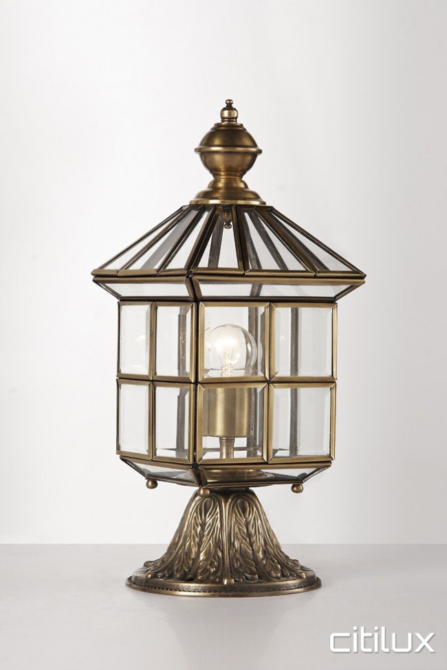 Narellan Vale Traditional Outdoor Brass Made Pillar Mount Light Elegant ...